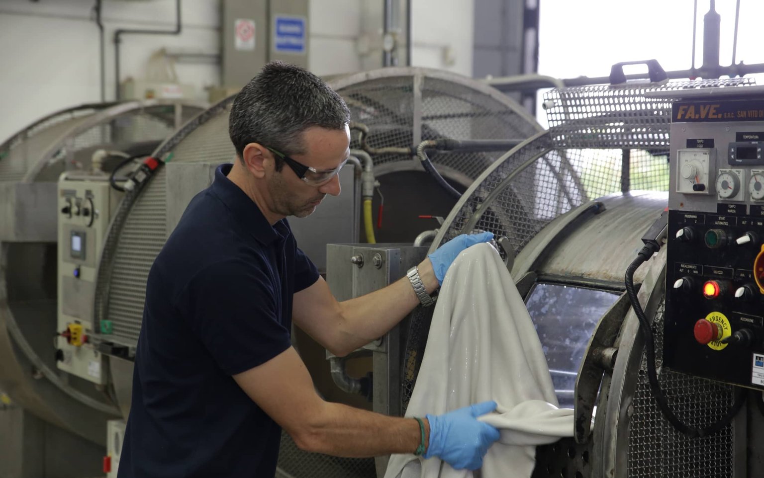 Our helpful sustainable leather tanning solutions | Stahl | Stahl