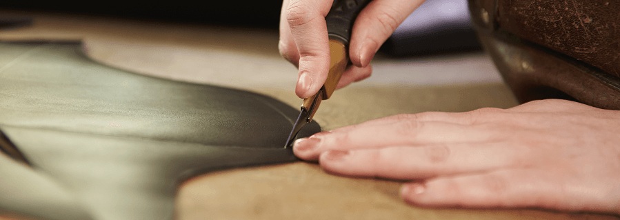 Stahl gives insight in how a leather product is made | Stahl | Stahl