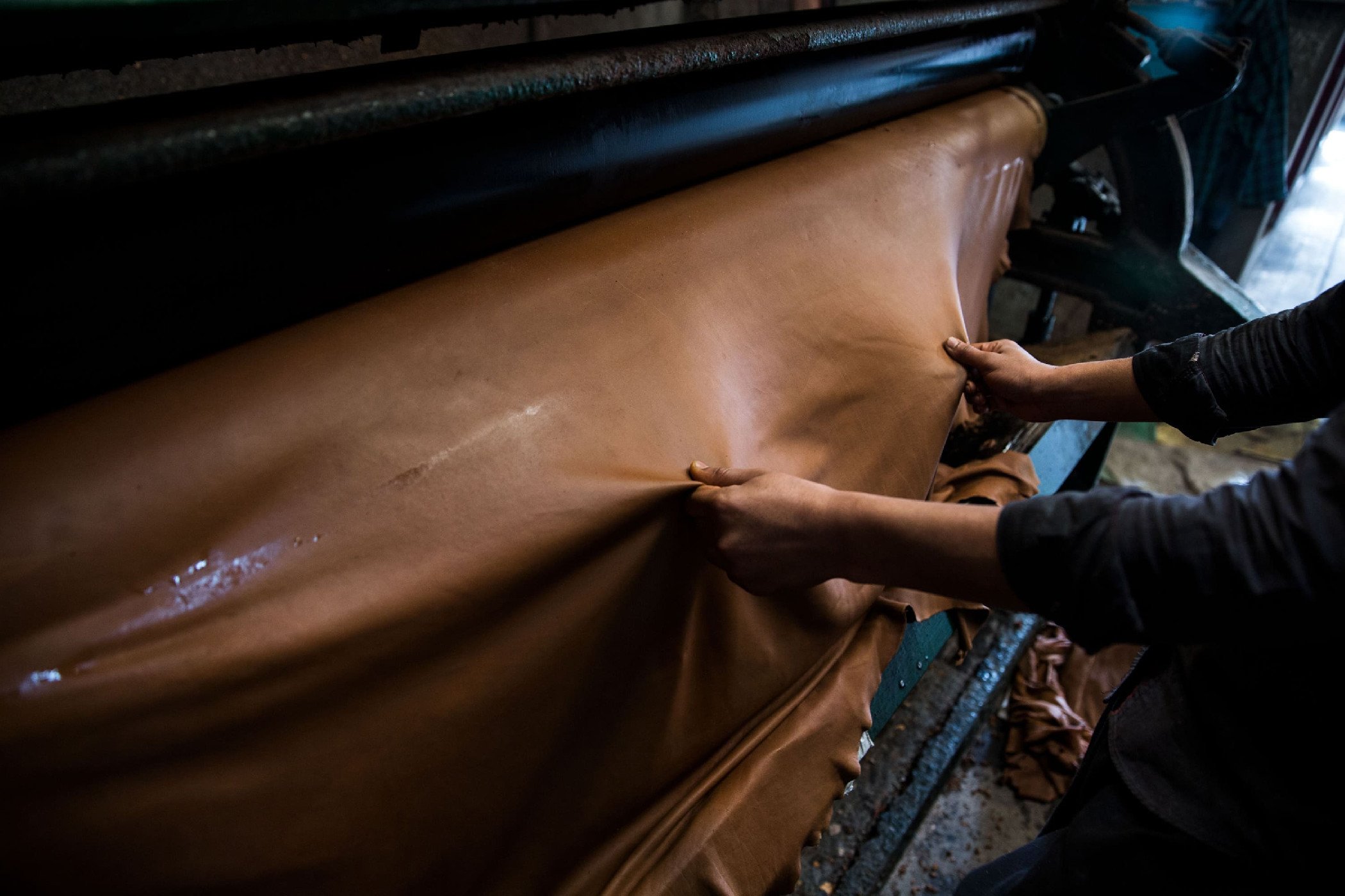 Stahl gives insight in how a leather product is made | Stahl | Stahl